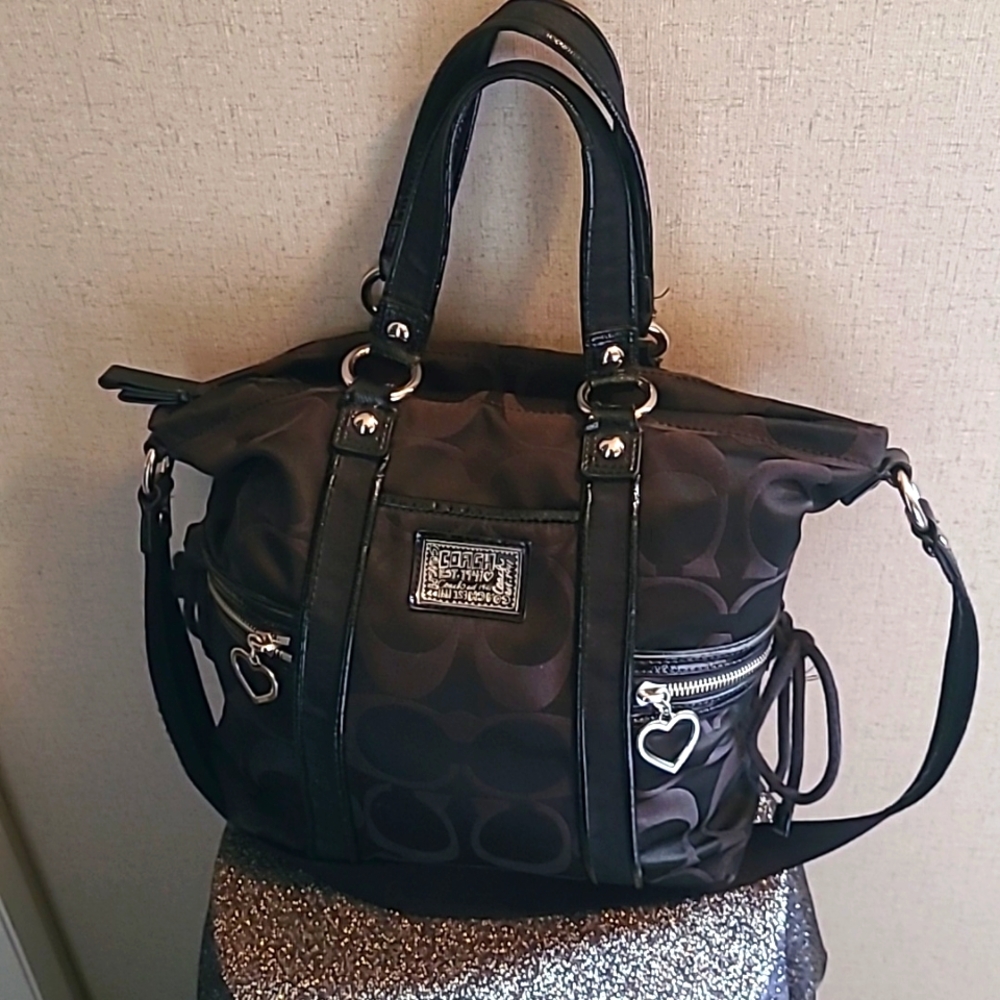 Coach Black Poppy Monogram Black Patent Shoulder Stra… - Gem